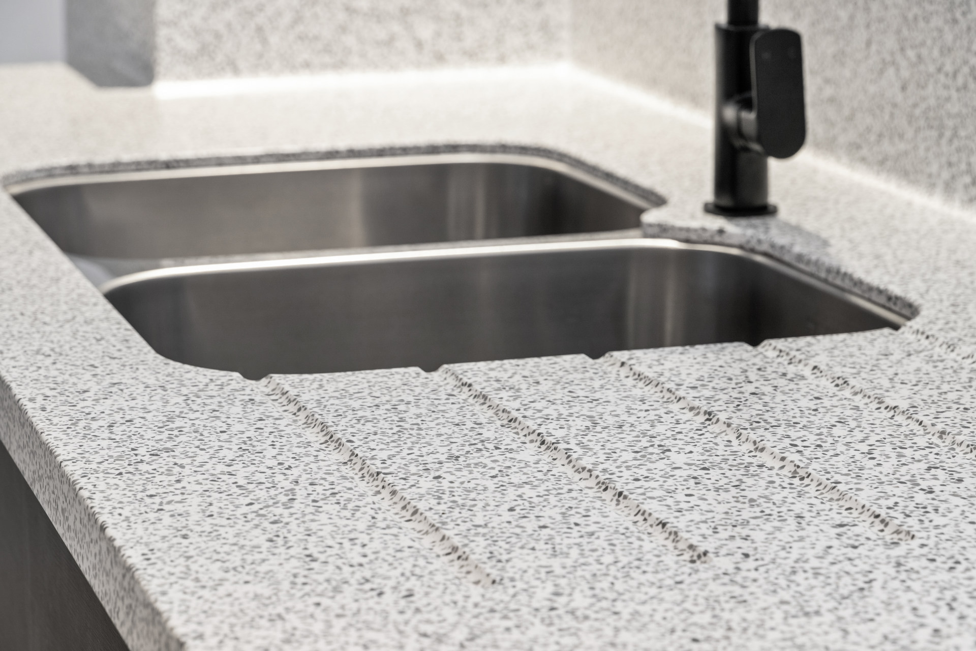 Corian & Staron Benchtops – Kingston Kitchens