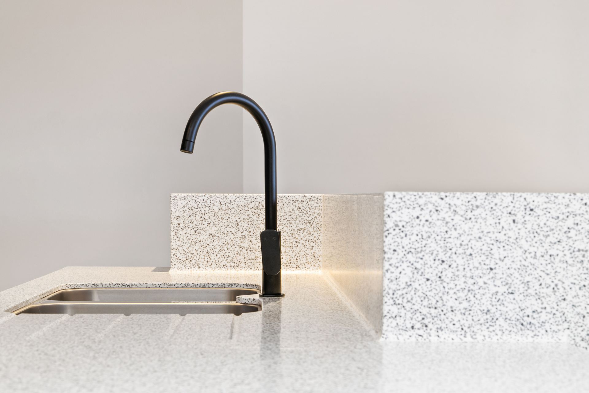 Corian & Staron Benchtops – Kingston Kitchens
